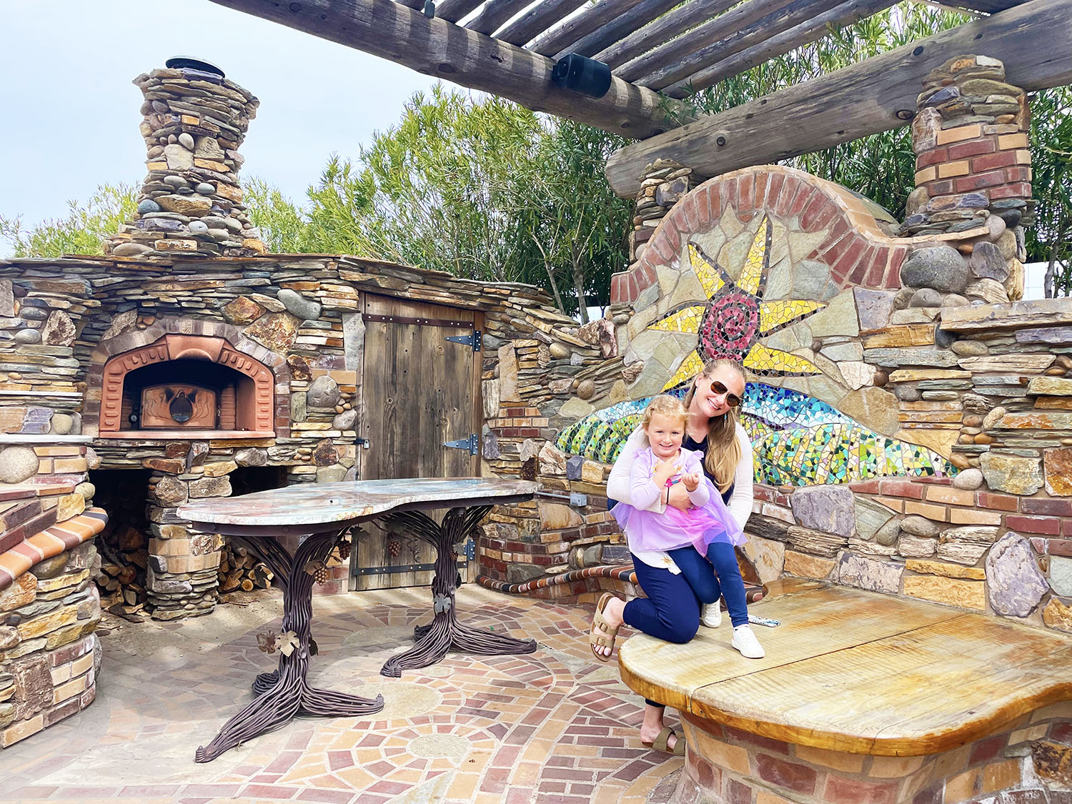 Tobin James outdoor area • Foodie Loves Fitness